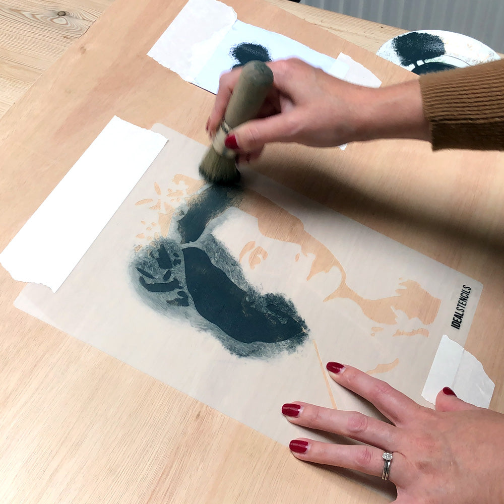 Gallery Queen Elizabeth Stencil